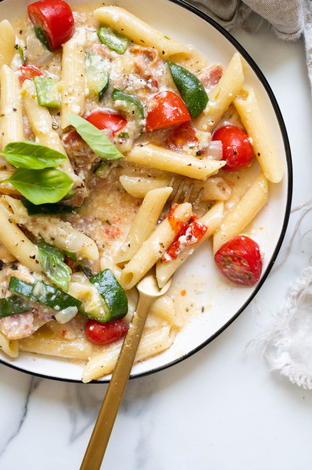 One Pot Zucchini Ricotta Pasta with Bacon - iFoodReal.com